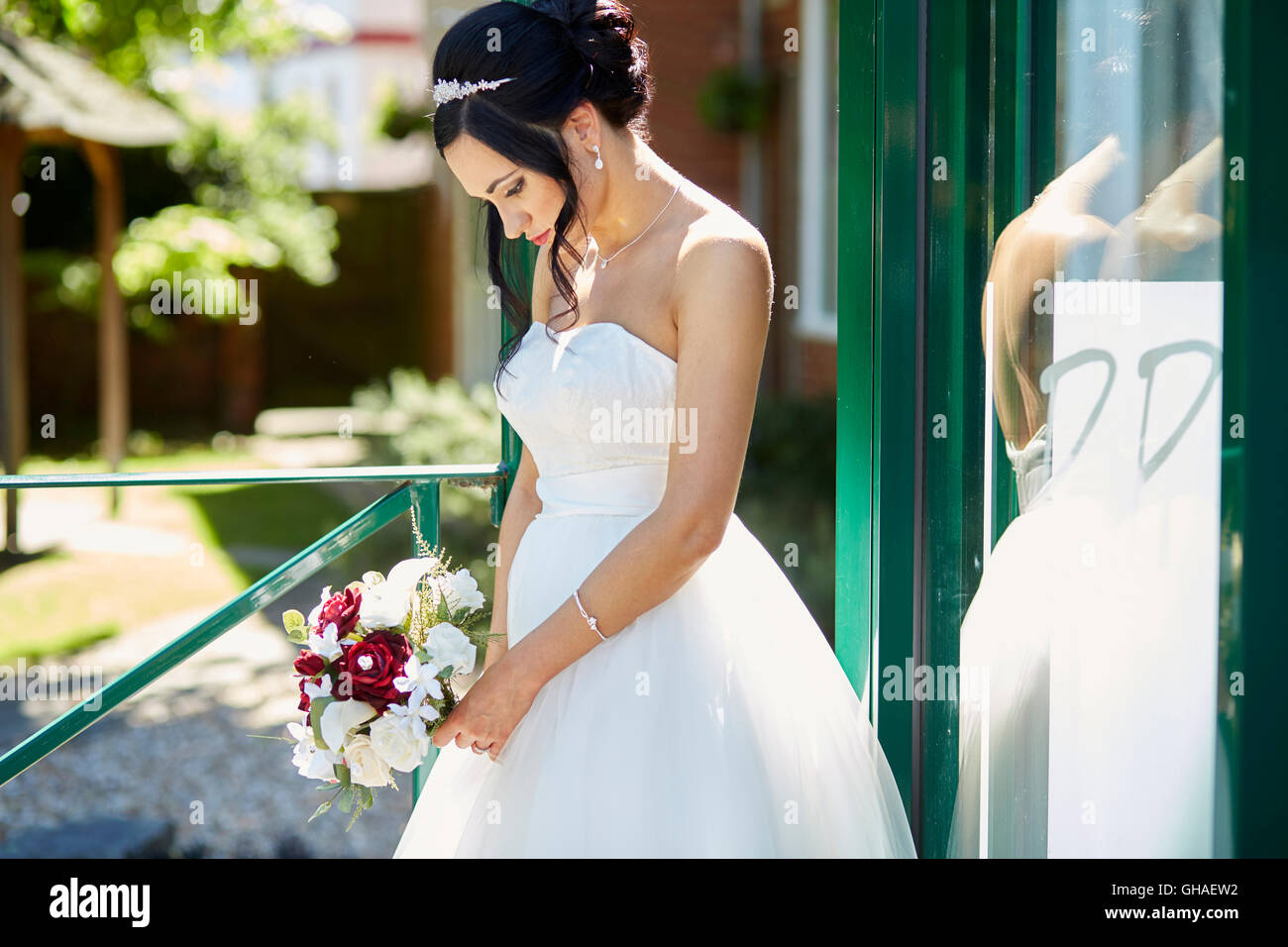 Unhappy bride at wedding Stock Photo - Alamy