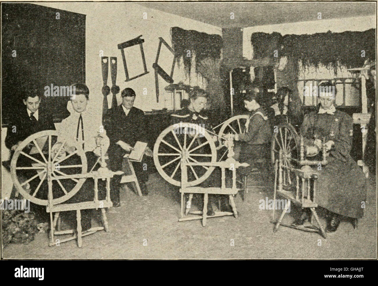 This book explores various types of constructive work, focusing on the ...