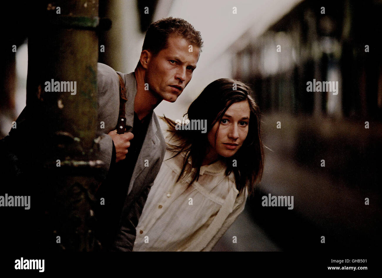 BARFUSS Deutschland 2005 Til Schweiger Nick (TIL SCHWEIGER) und Leila ...