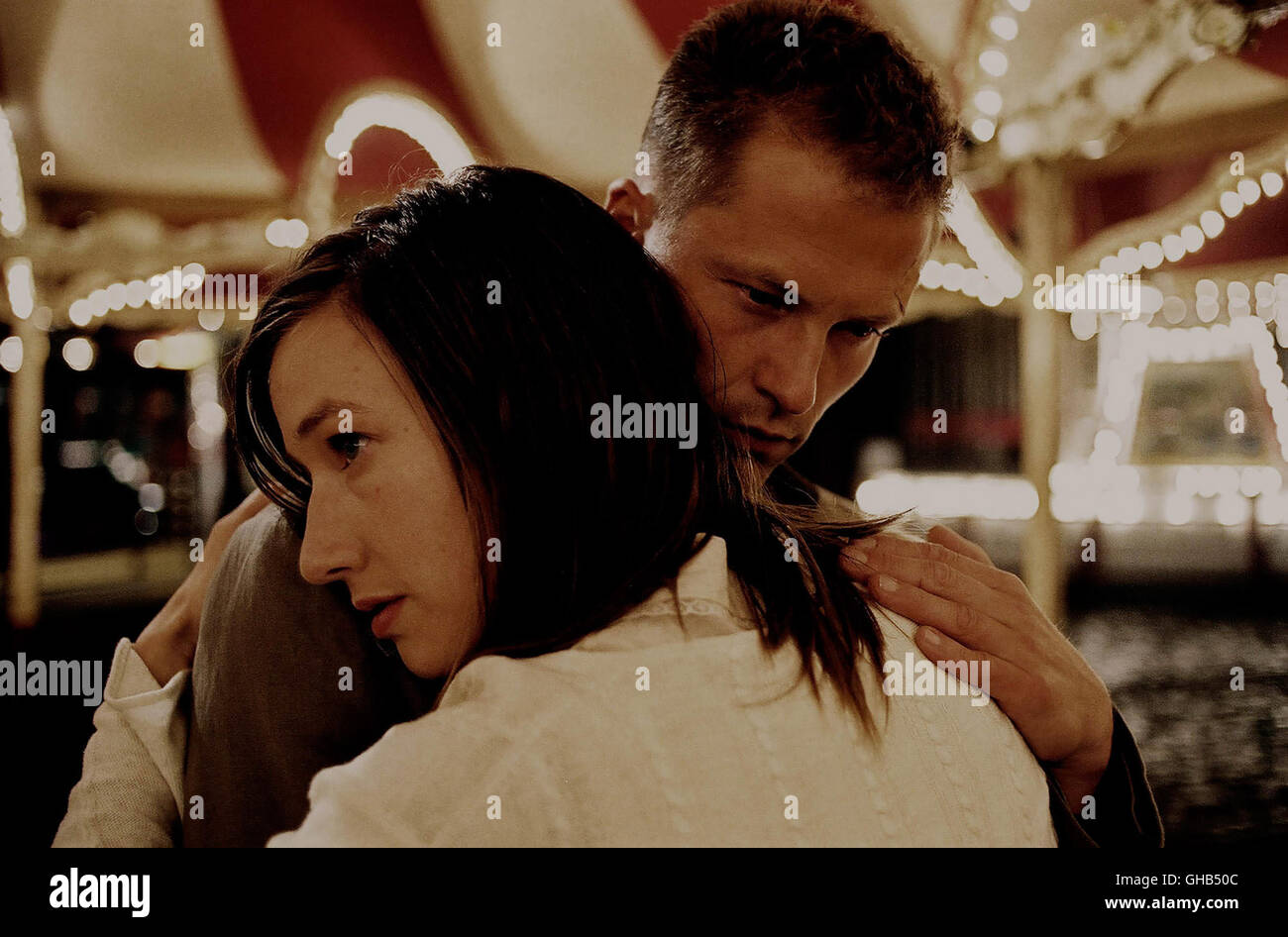 BARFUSS Deutschland 2005 Til Schweiger Nick (TIL SCHWEIGER) tröstet ...
