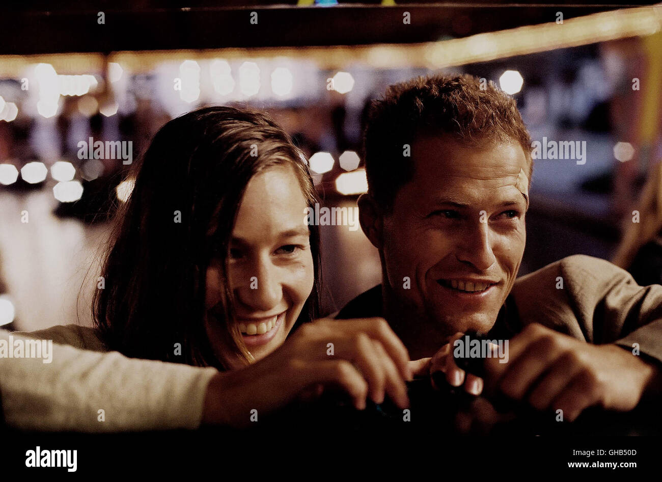 BARFUSS Deutschland 2005 Til Schweiger Leila (JOHANNA WOKALEK) und Nick ...