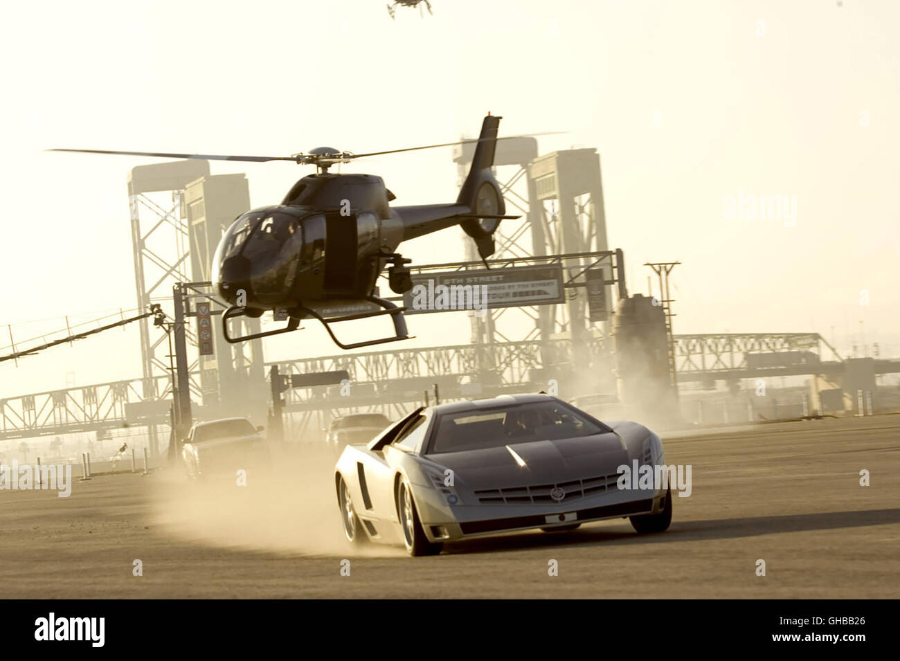 DIE INSEL The Island USA 2005 Michael Bay Actionszene Regie: Michael ...