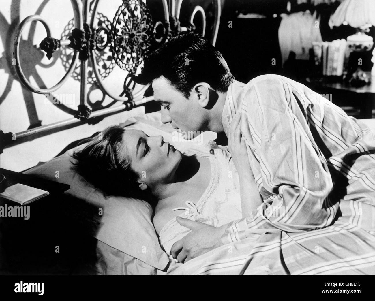 ROOM AT THE TOP UK 1959 Jack Clayton SIMONE SIGNORET (Alice Aisgill ...