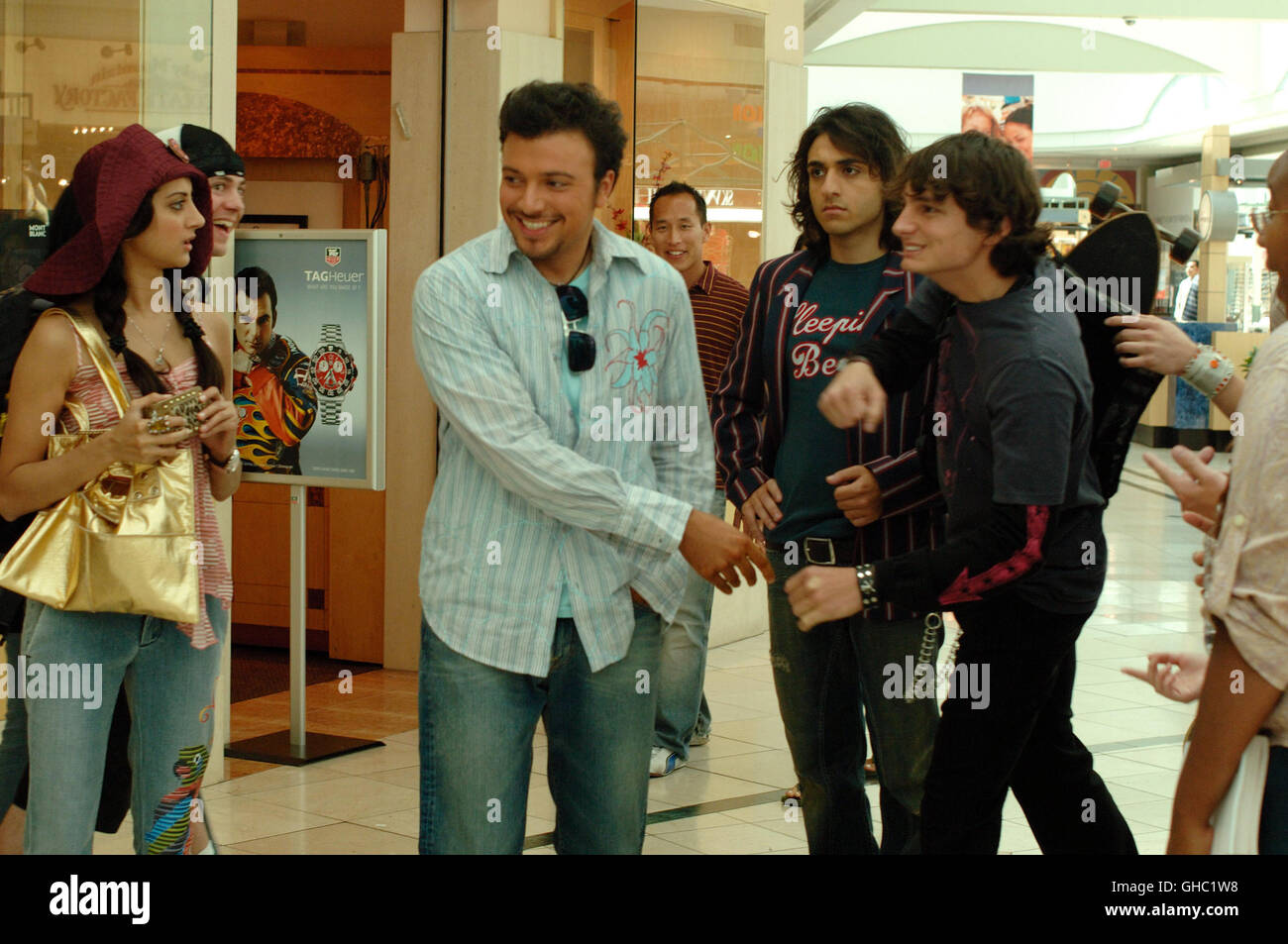 AMERICAN DREAMZ USA 2006 Paul Weitz Omer (SAM GOLZARI) gets his first ...