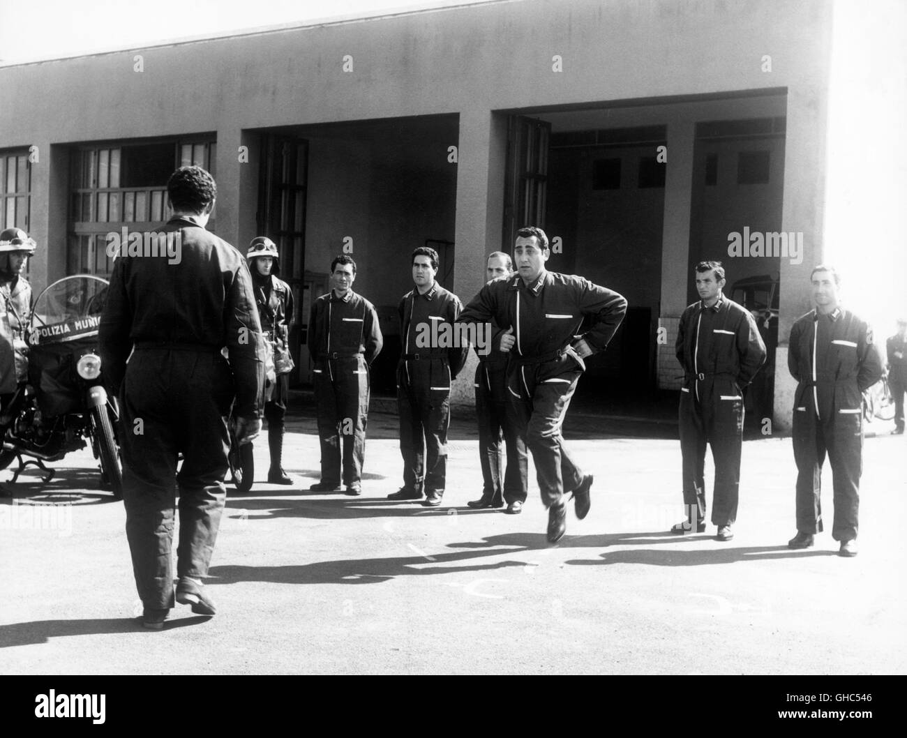 IL VIGILE Italien 1960 Luigi Zampa Szene mit Otello Celletti (ALBERTO ...