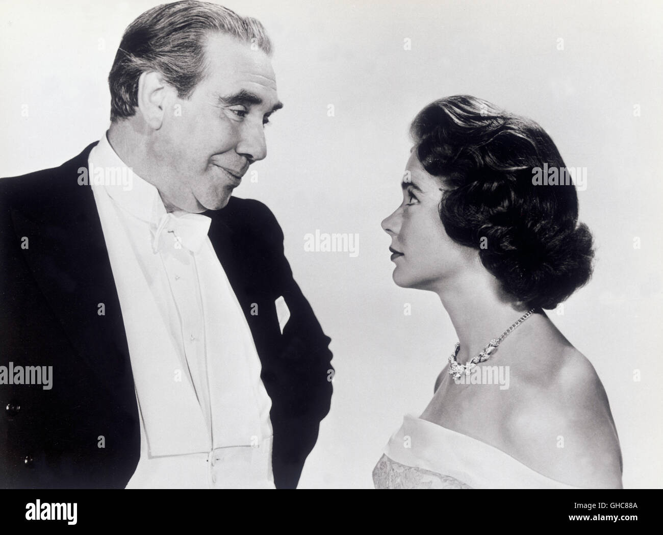 ROOM AT THE TOP UK 1959 Jack Clayton Mr. Brown (DONALD WOLFIT), Susan ...