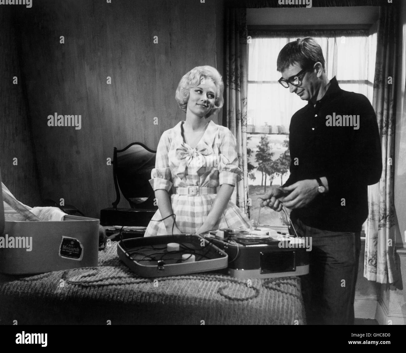 WHAT A WHOPPER UK 1961 Gilbert Gunn CAROLE LESLEY, TERENCE LONGDON ...