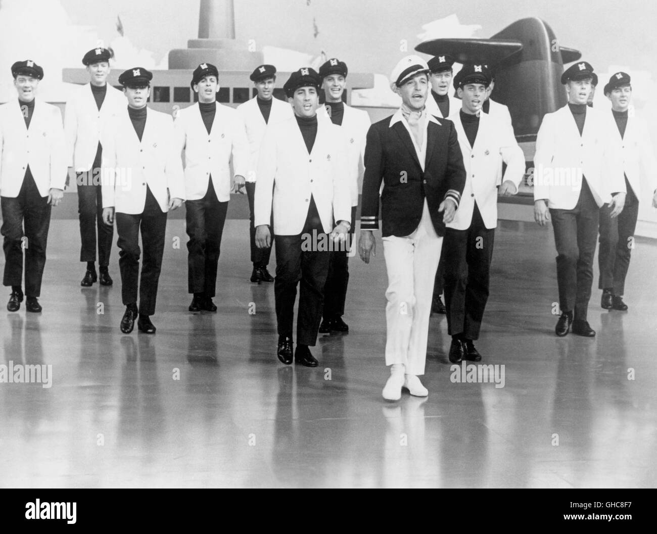 WHAT A WAY TO GO! What a Way to Go USA 1964 J. Lee Thompson The singing ...