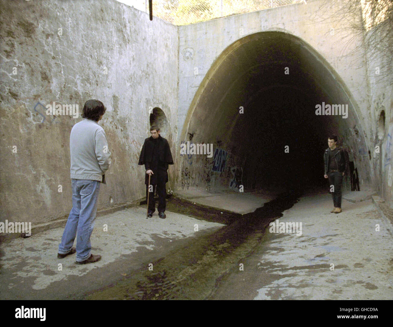 BRICK USA 2006 Rian Johnson JOSEPH GORDON-LEVITT (Brendan), LUKAS HAAS ...