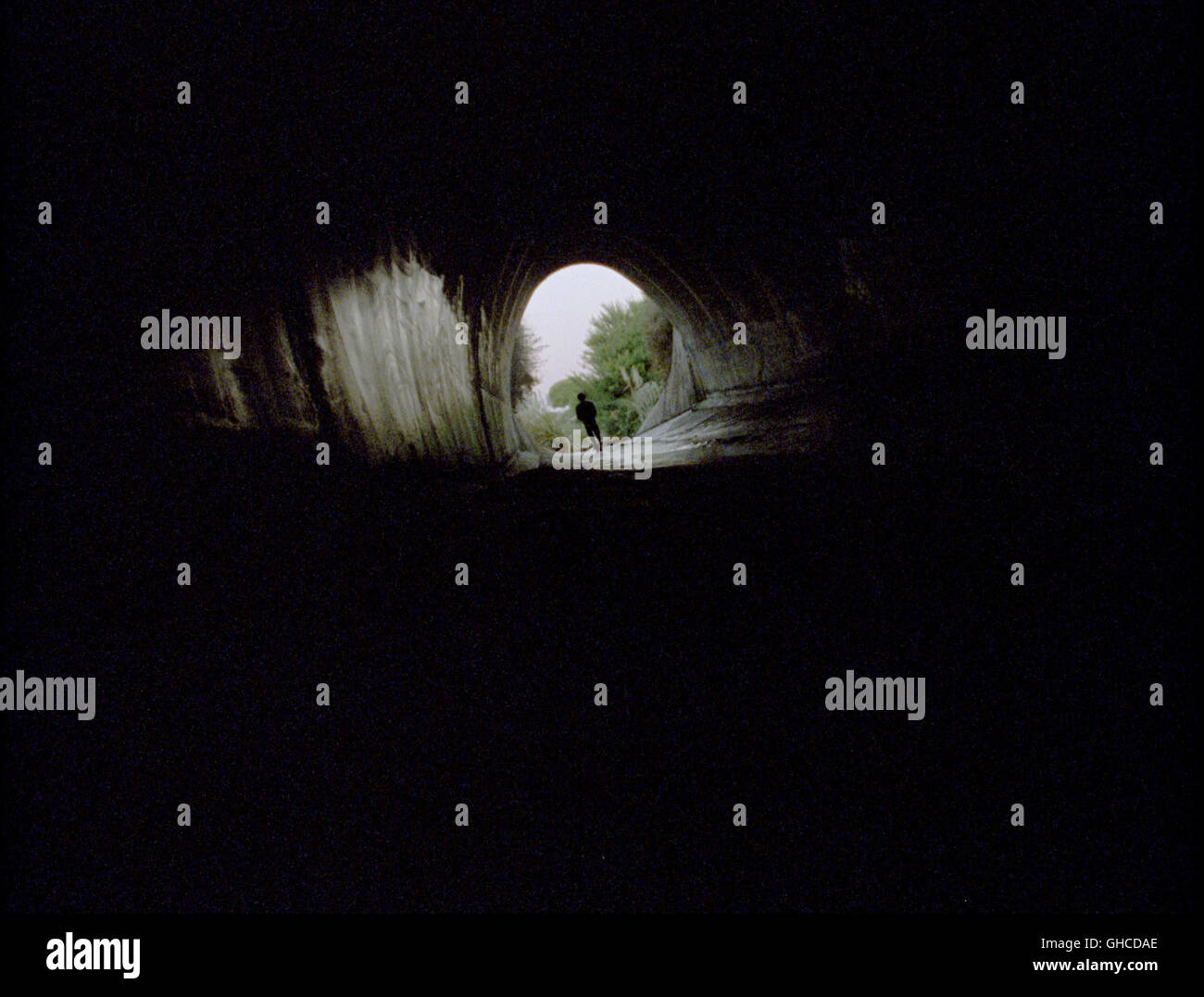 BRICK USA 2006 Rian Johnson Der Tunnel Regie: Rian Johnson Stock Photo ...