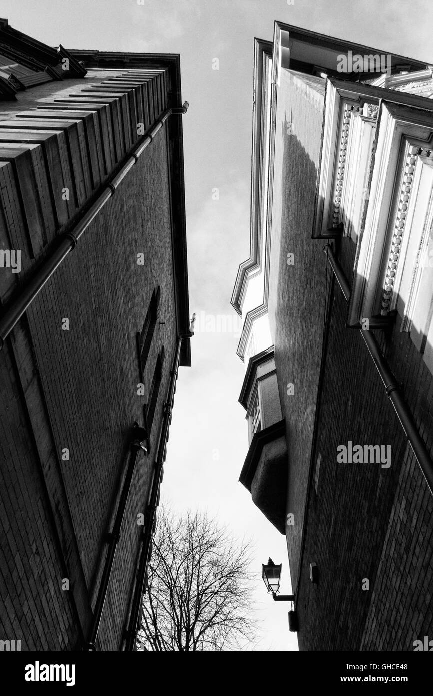 The gap between two buildings hi-res stock photography and images - Alamy