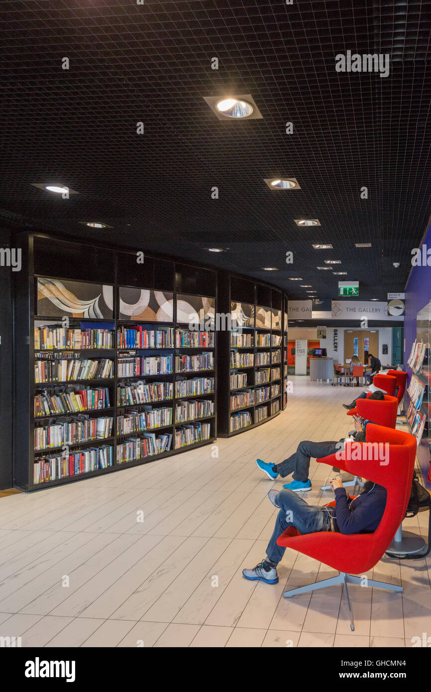 The british library interior hi-res stock photography and images - Alamy