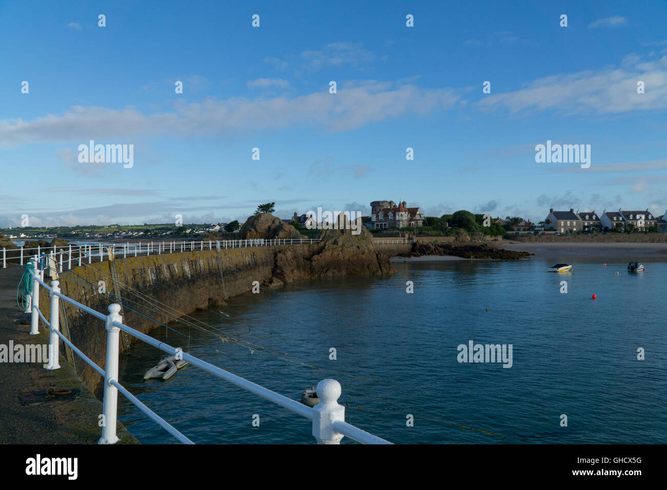 Jersey la rocque harbour hi-res stock photography and images - Alamy