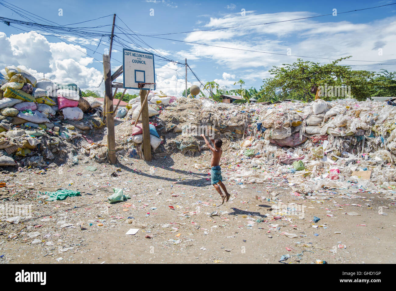 Life on the dump in Cebu - Philippines Stock Photo - Alamy
