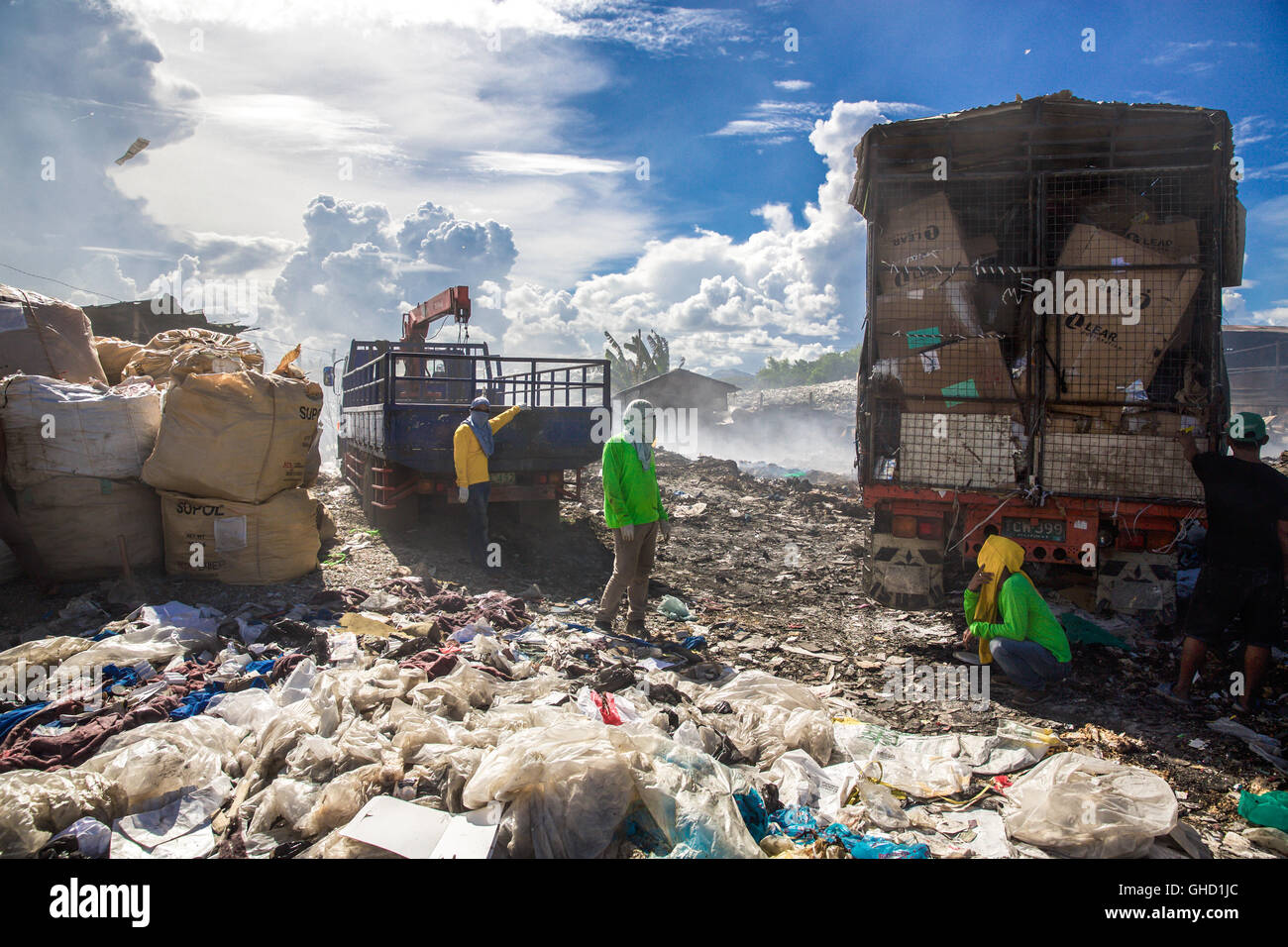 Life on the dump in Cebu - Philippines Stock Photo - Alamy