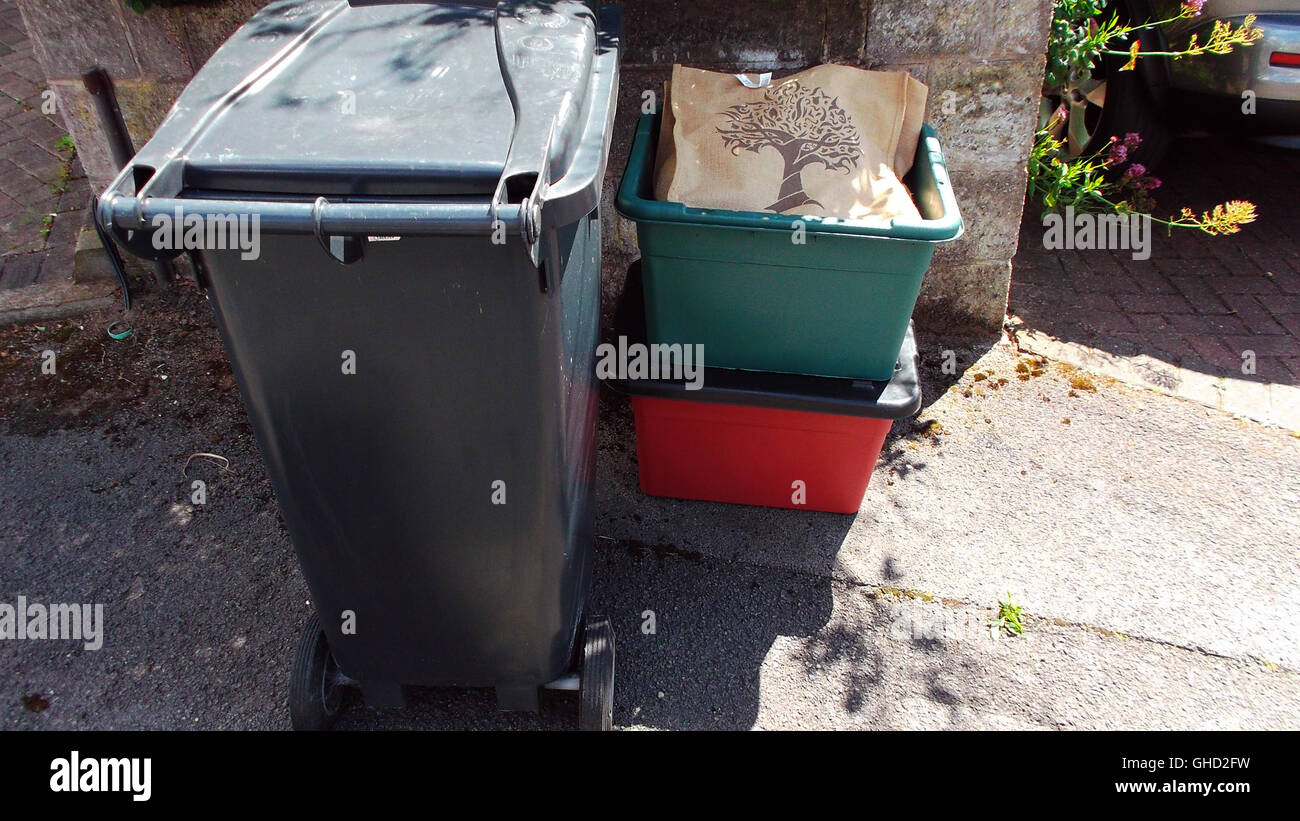Recycling containers hi-res stock photography and images - Alamy