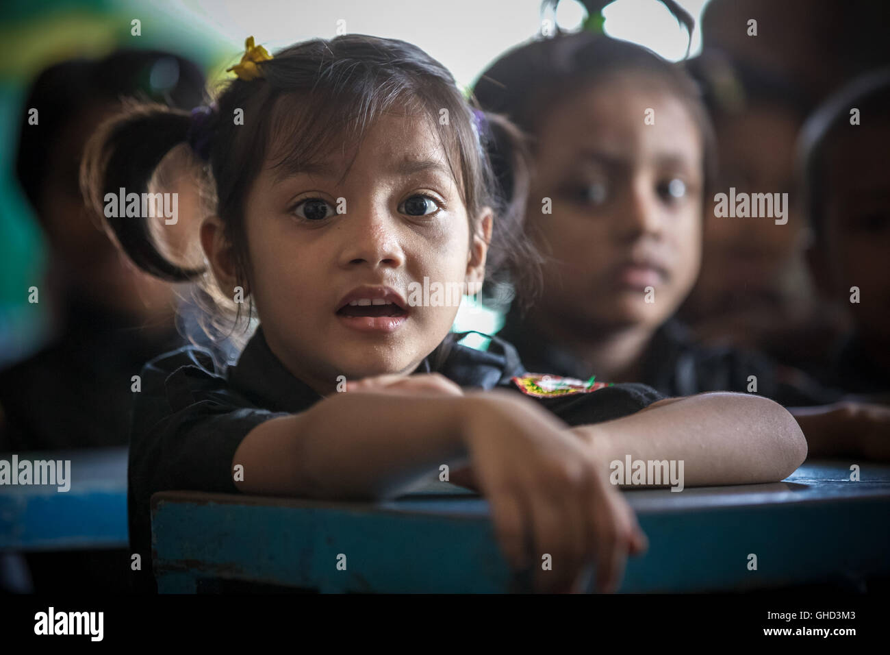 Young students in a school in Dhaka - Bangladesh Stock Photo - Alamy