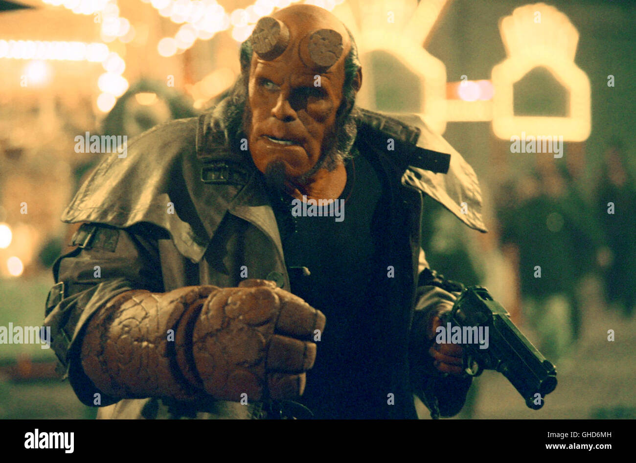 Ron perlman hellboy hi-res stock photography and images - Alamy