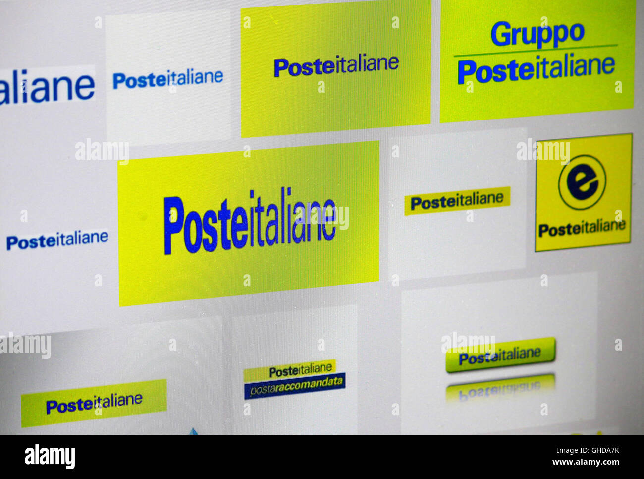 Loge der Marke "Poste Italiene", Berlin Stock Photo - Alamy