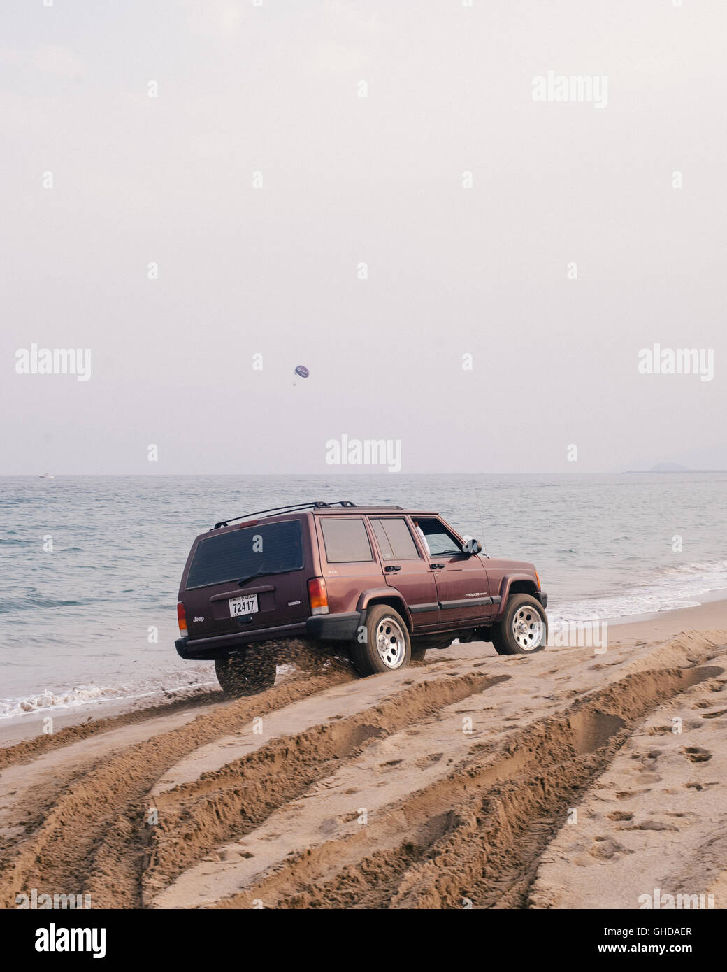 Driving along beach hi-res stock photography and images - Alamy