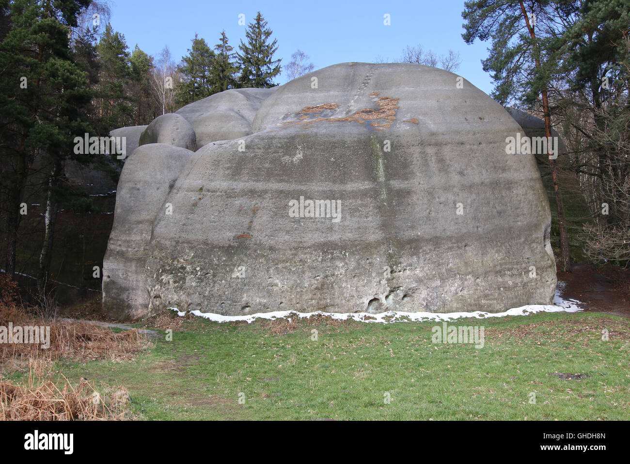 Interesting rock formation - Elephants Rocks - resembling a bathing ...