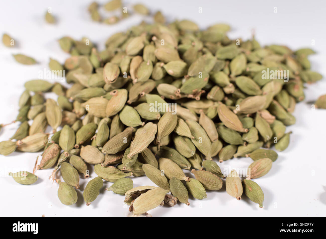 Herbal spice cardamom seasoning macro hi-res stock photography and ...
