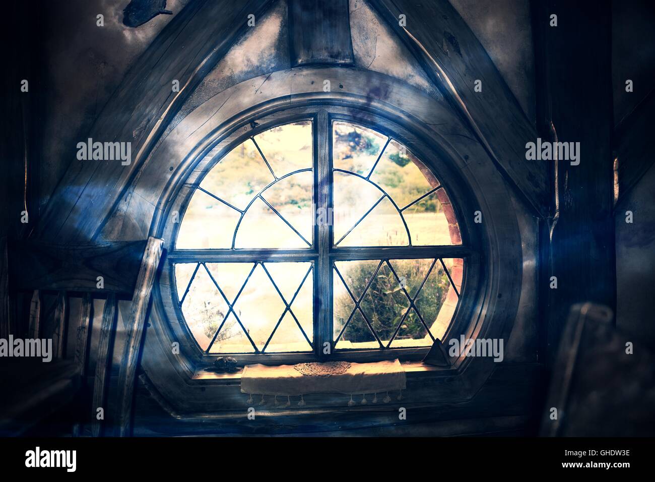 Light from the window hi-res stock photography and images - Alamy