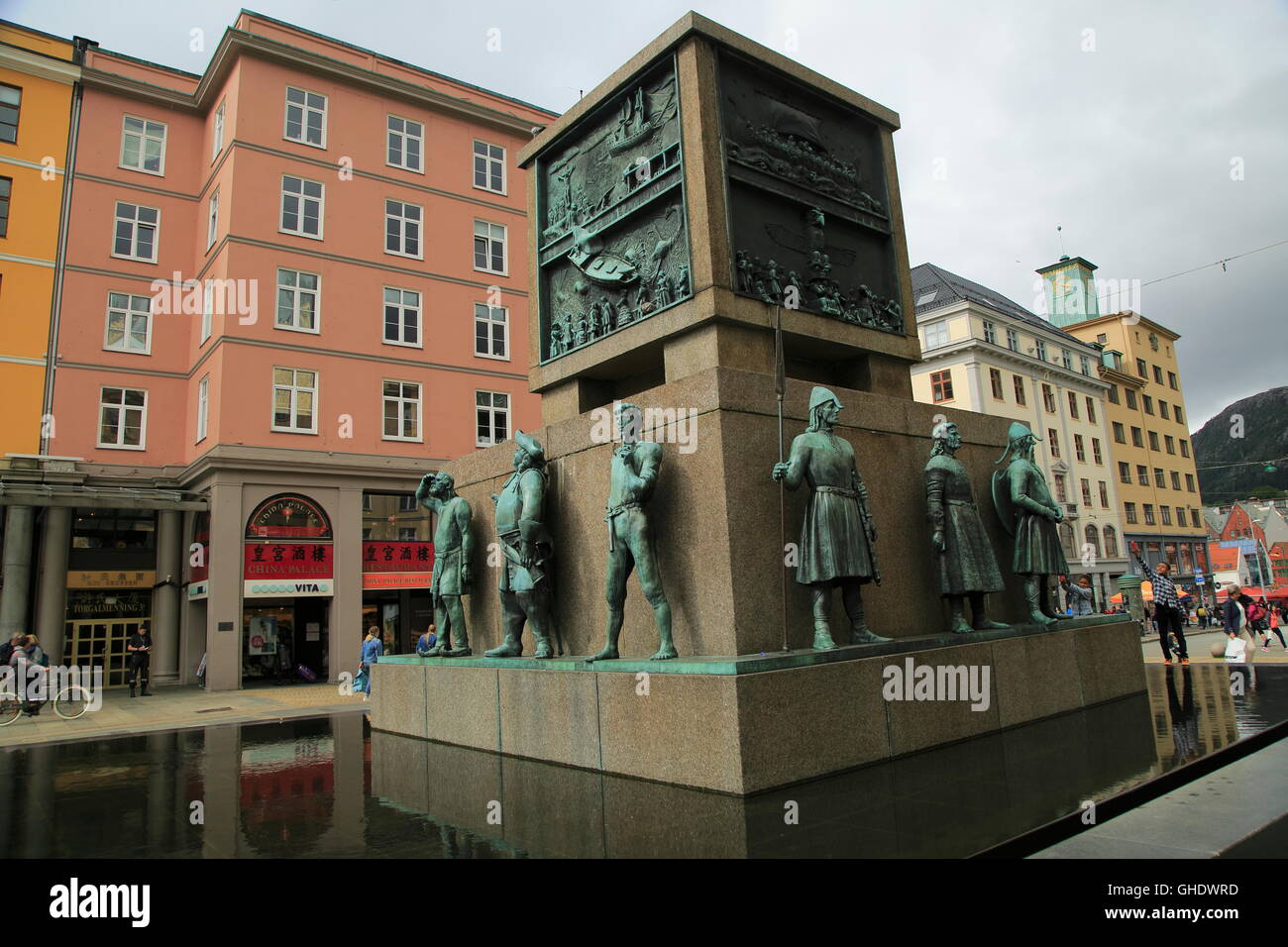 Sjømannsmonumentet, Seaman's Monument, by Dyre Vaa 1950 ...
