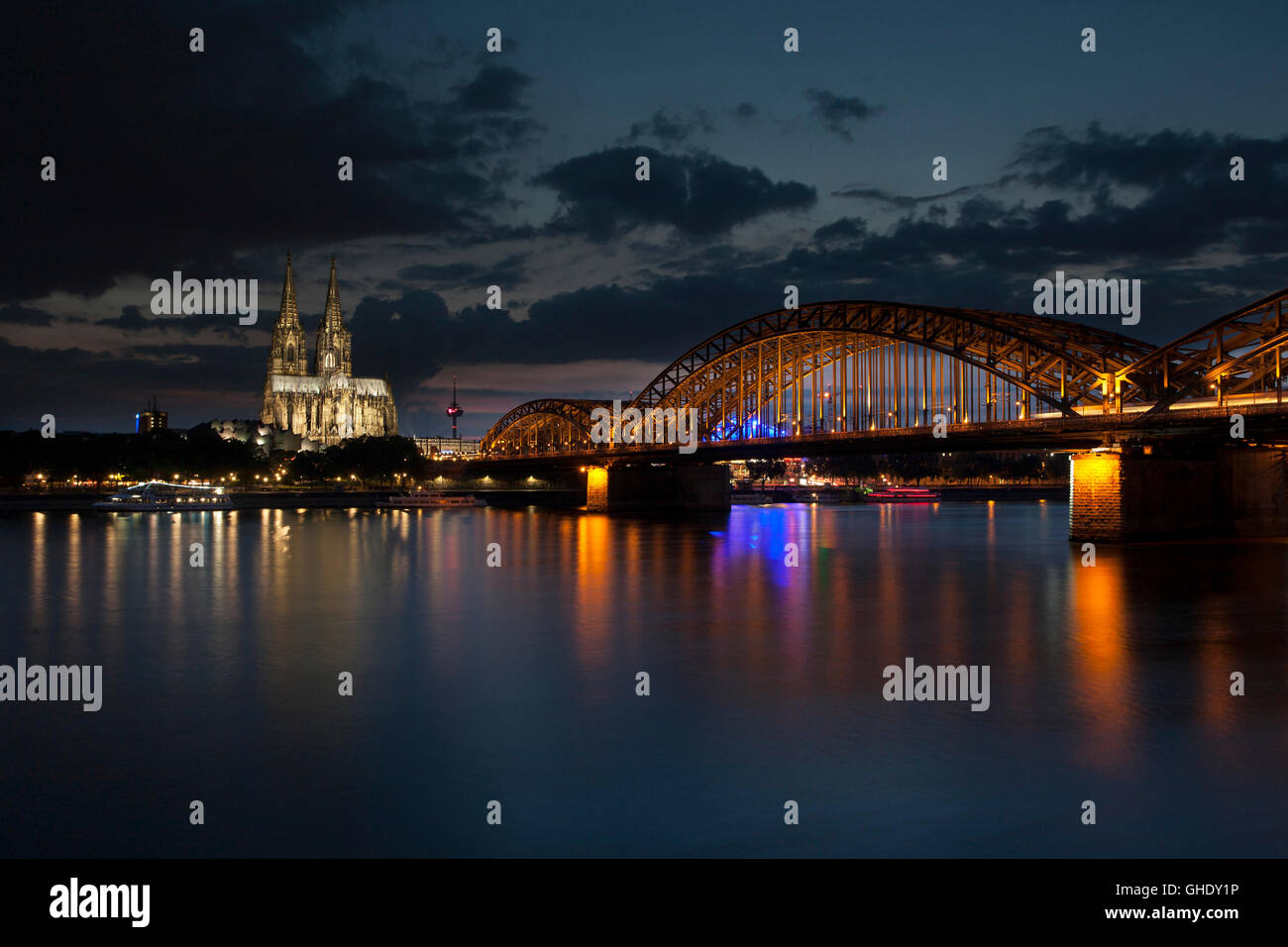 The rhine river and locks hi-res stock photography and images - Alamy