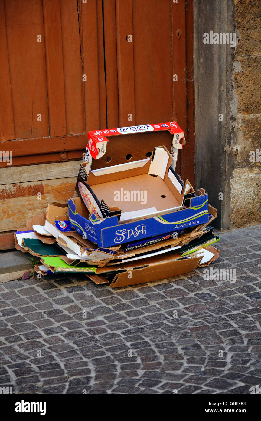 Recycle cardboard hi-res stock photography and images - Alamy