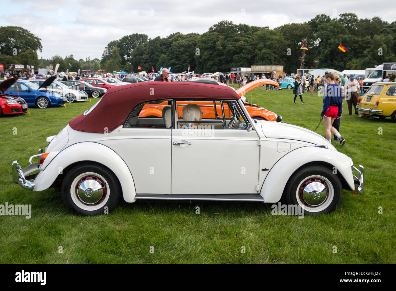 White volkswagen beetle convertible hi-res stock photography and images ...