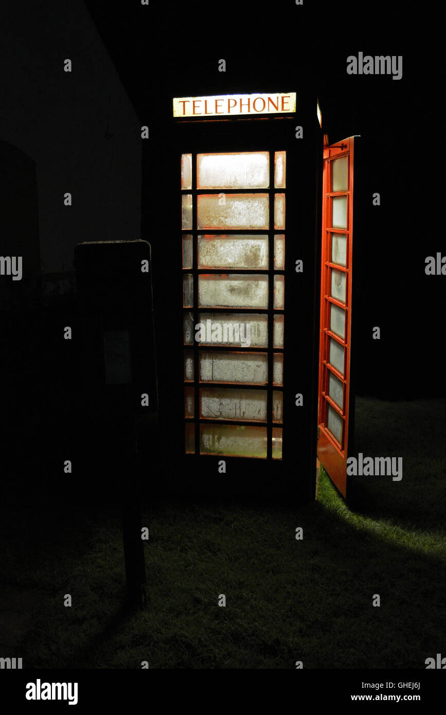 Telephone box hi-res stock photography and images - Alamy