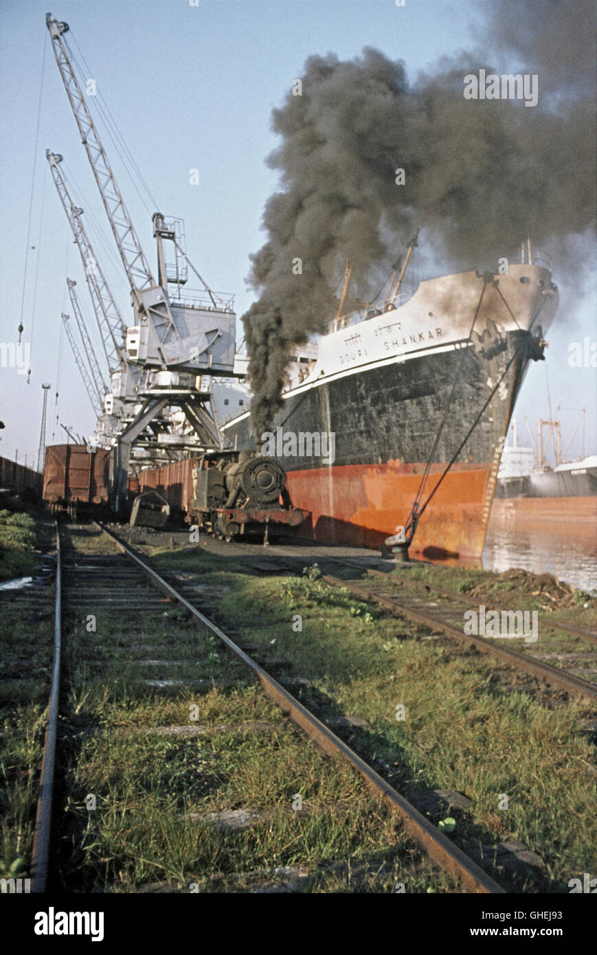 Port trust railway hi-res stock photography and images - Alamy