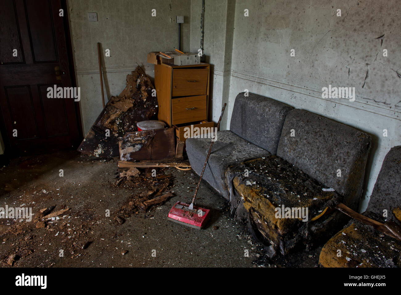 Dirty hospital hi-res stock photography and images - Alamy
