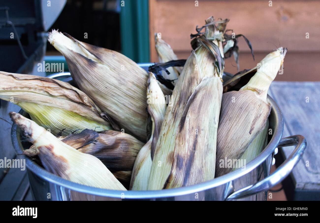 Corn husk hi-res stock photography and images - Alamy