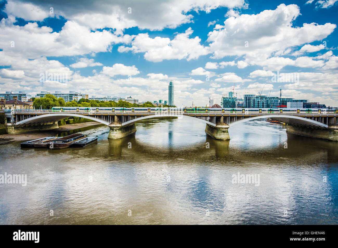 Southern trains hi-res stock photography and images - Alamy