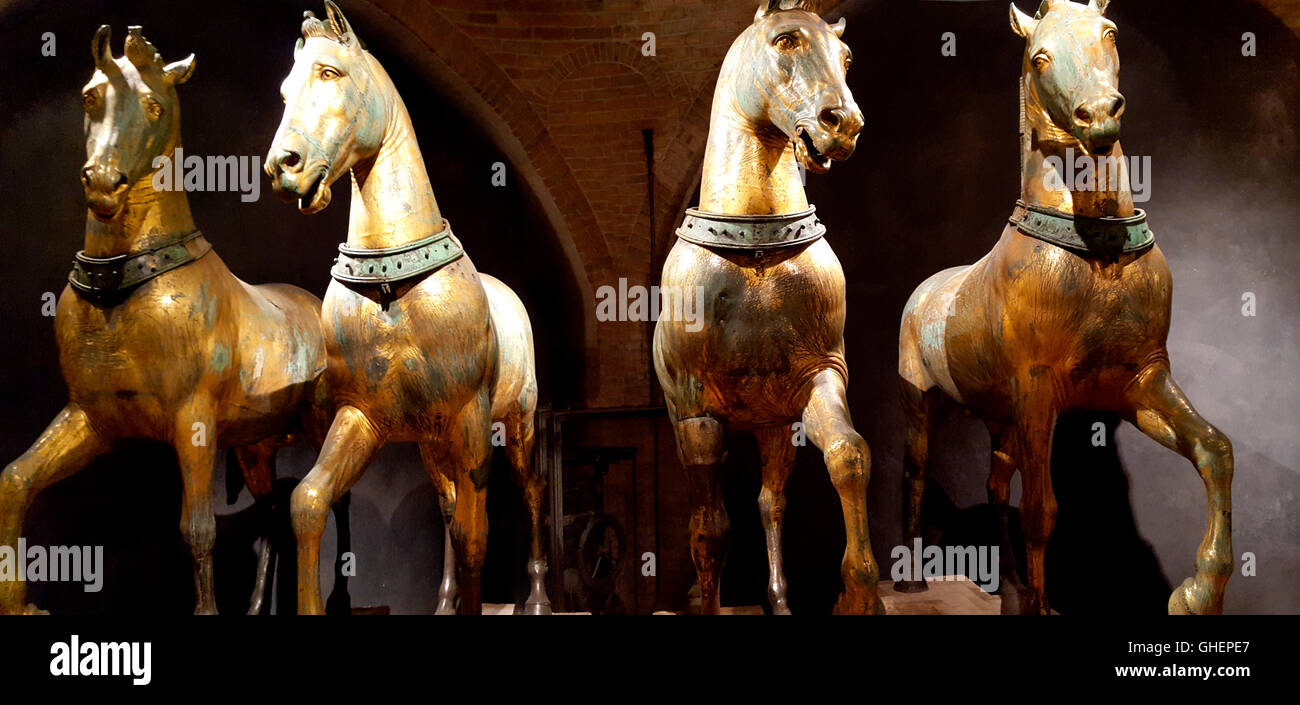 Panorama: die Pferde von San Marco, Markusdom, Venedig, Italien Stock ...
