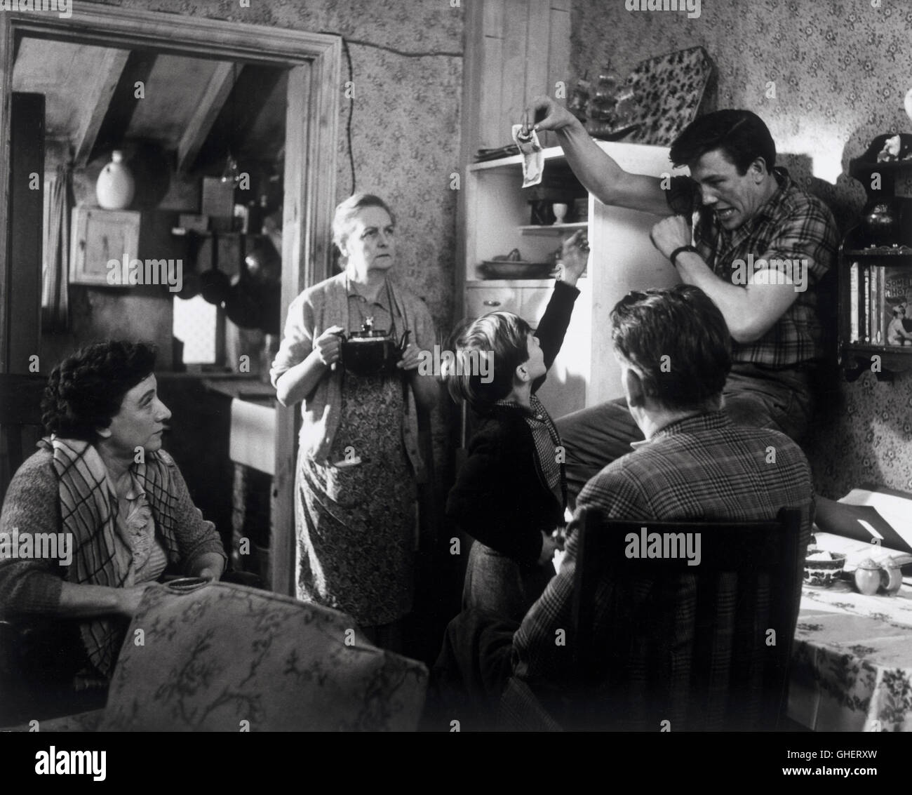 Saturday night sunday morning film hi-res stock photography and images ...