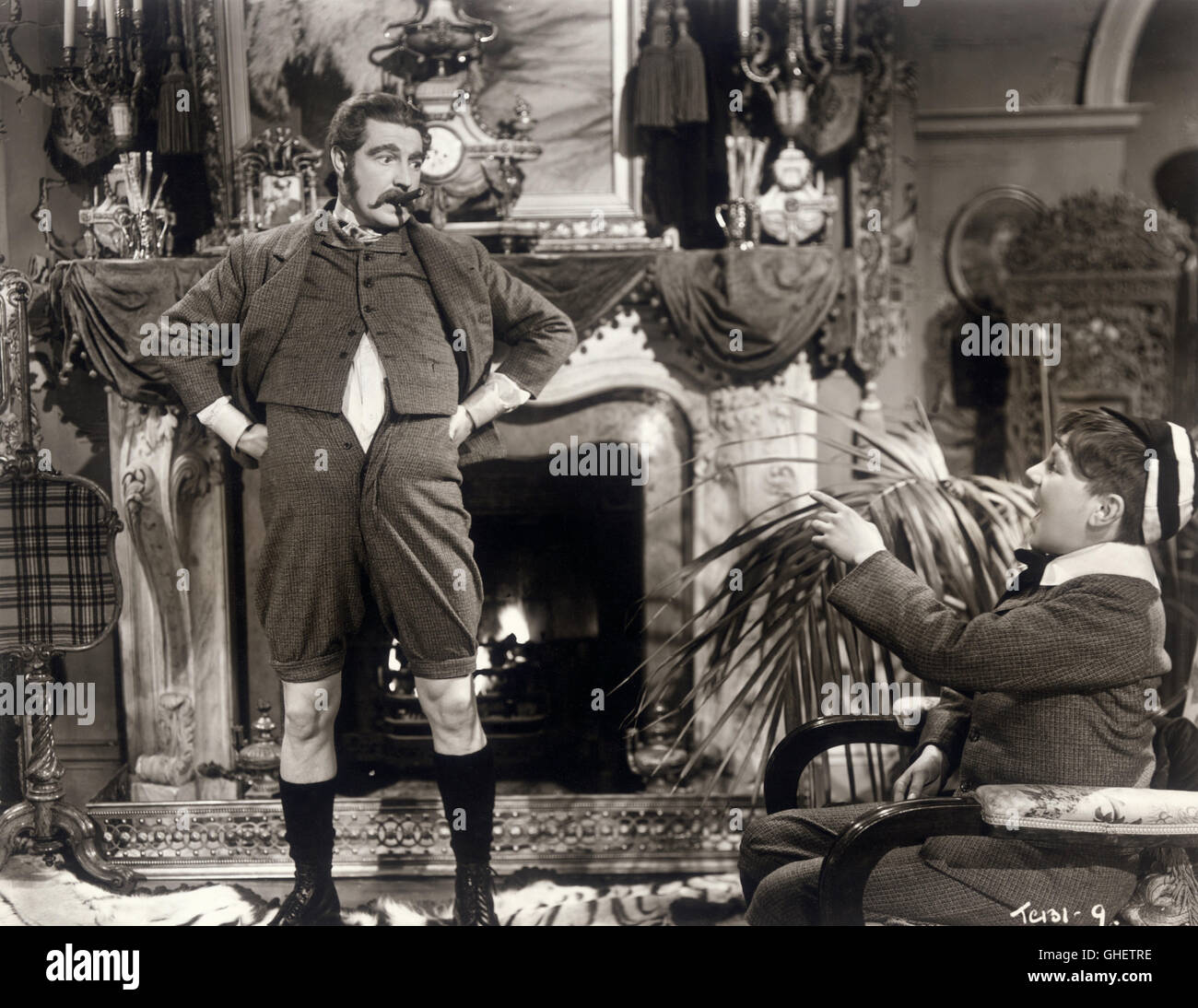 VICE VERSA UK 1948 Peter Ustinov Paul Bultitude (ROGER LIVESEY) has ...