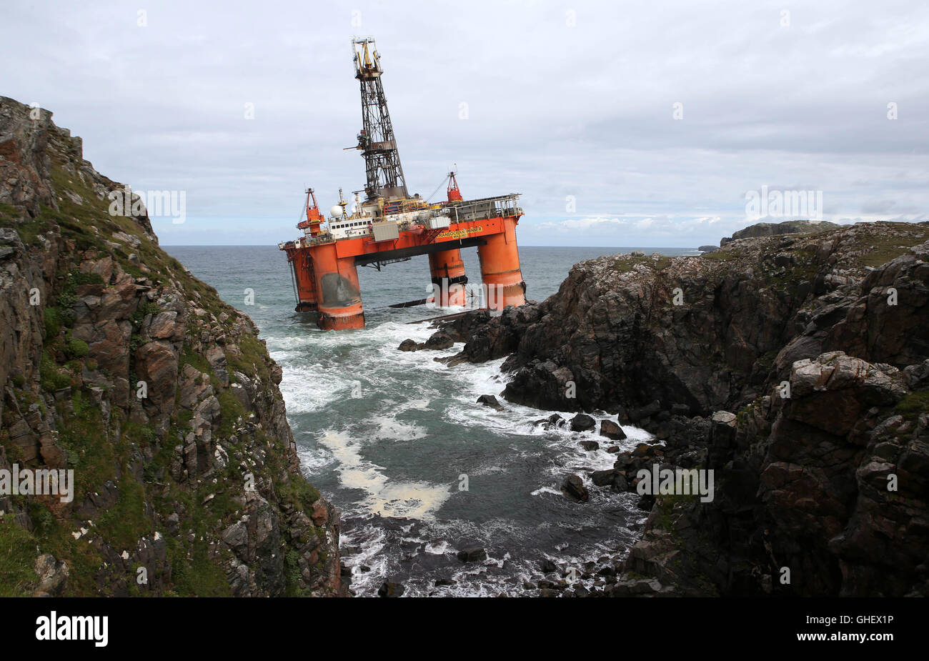 Dalmore beach rig hi-res stock photography and images - Alamy