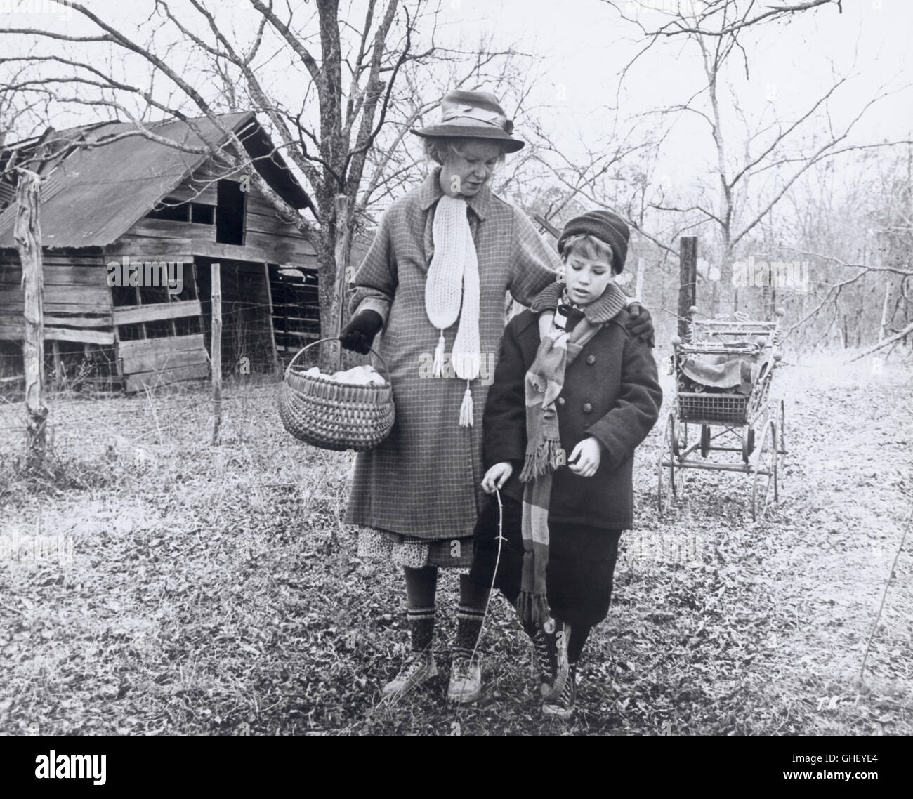 TRILOGY USA 1969 Frank Perry GERALDINE PAGE (Sook) and DONNIE MELVIN ...