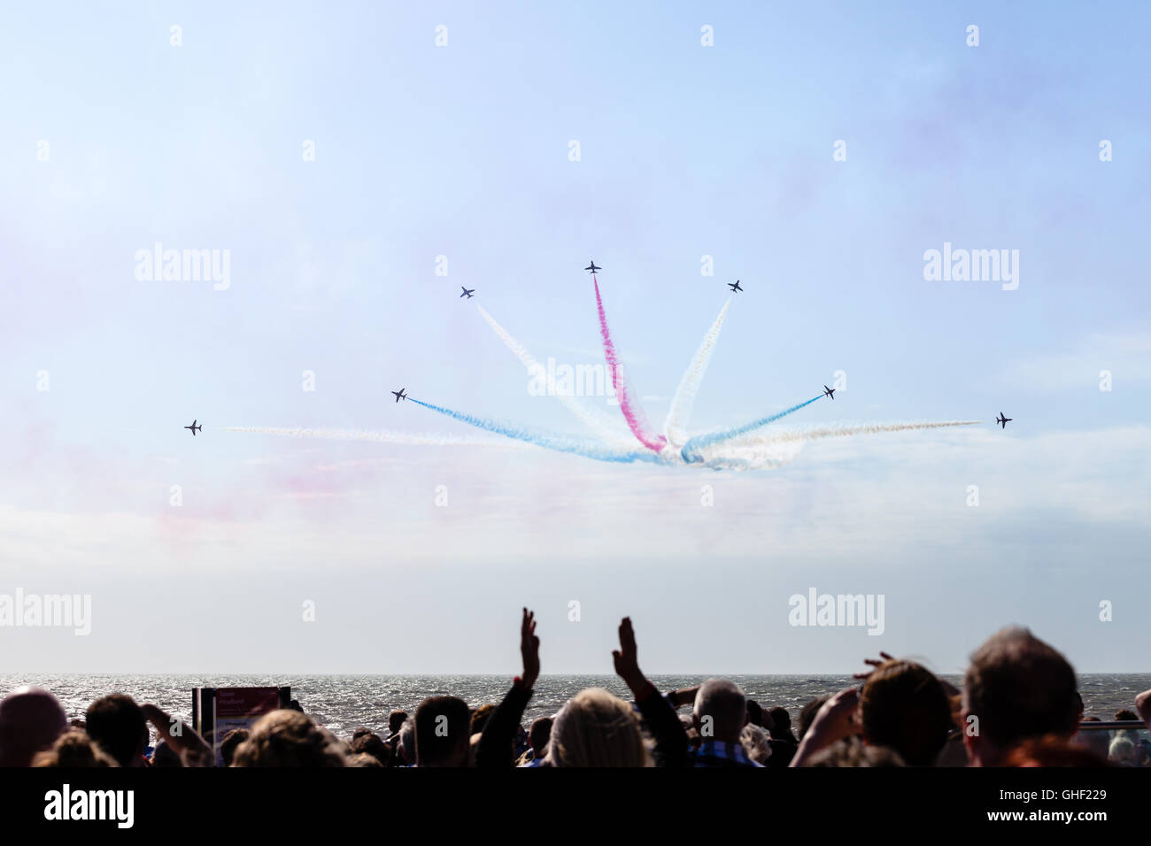 Red arrow silhouette hi-res stock photography and images - Alamy