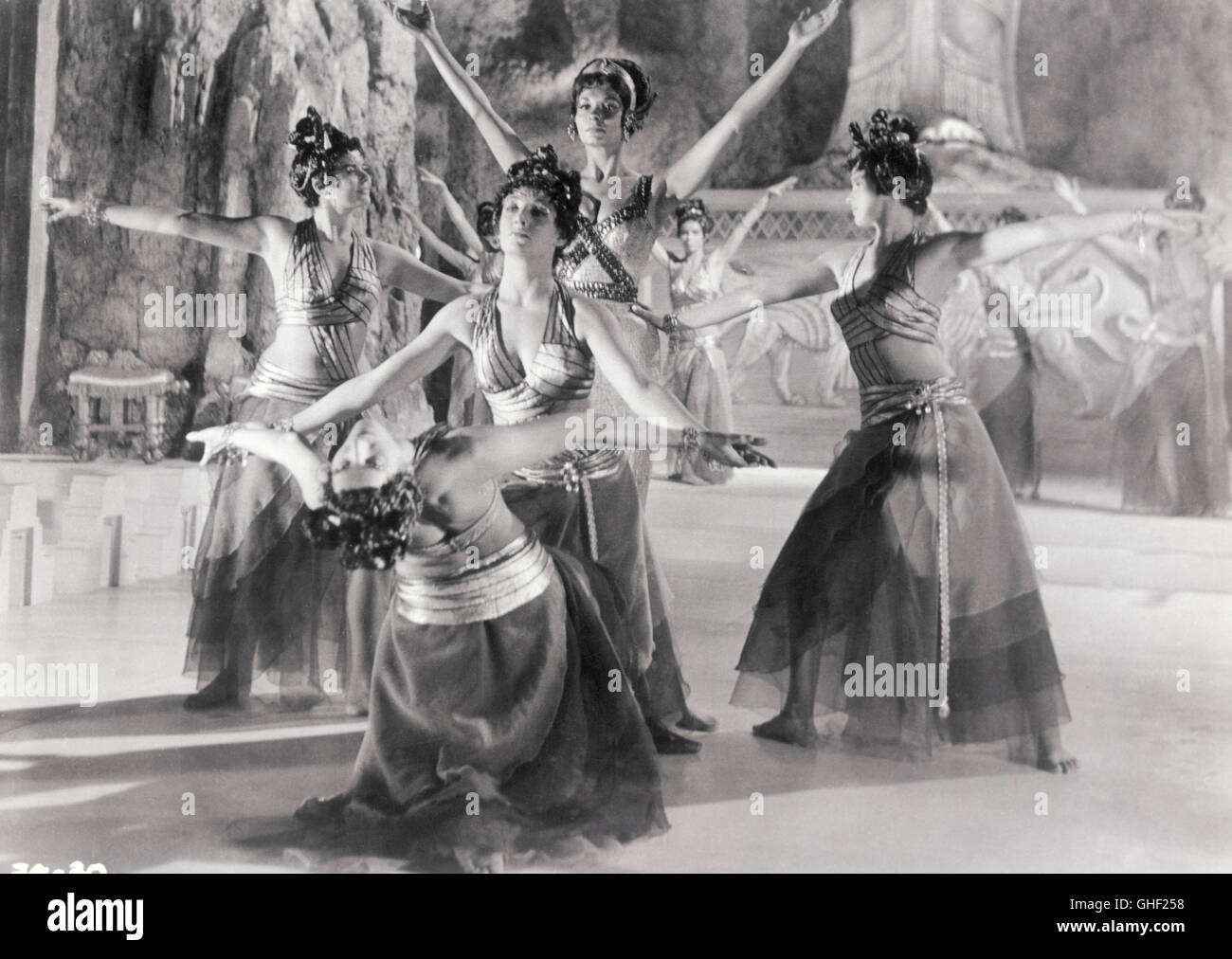 JASON AND THE ARGONAUTS UK/USA 1963 Don Chaffey Scene of Greek Dancer ...