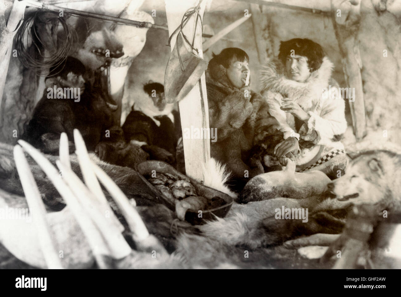 IGLOO USA 1932 Ewing Scott Documentary about the hardships life among Alaskan Eskimos. Regie ...
