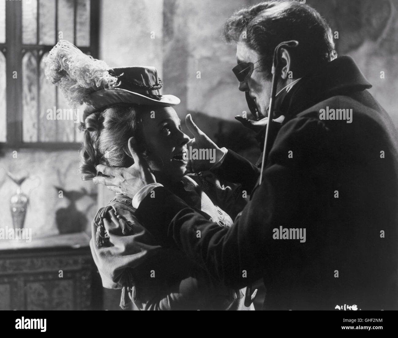 THE TOMB OF LIGEIA UK 1964 Roger Corman ELIZABETH SHEPHERD (Lady Ligeia ...