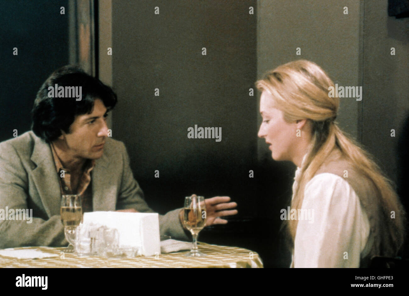 Divorced parents Ted Kramer (DUSTIN HOFFMAN) and Joanna (MERYL STREEP ...