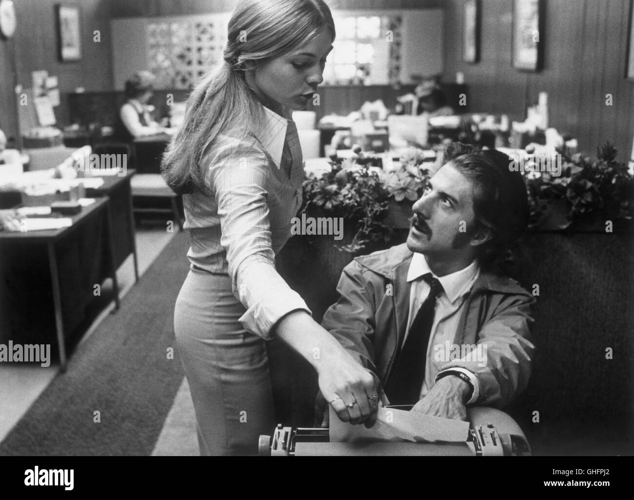 THERERSA RUSSELL as Jenny Mercer and DUSTIN HOFFMAN as Max Dembo Regie ...