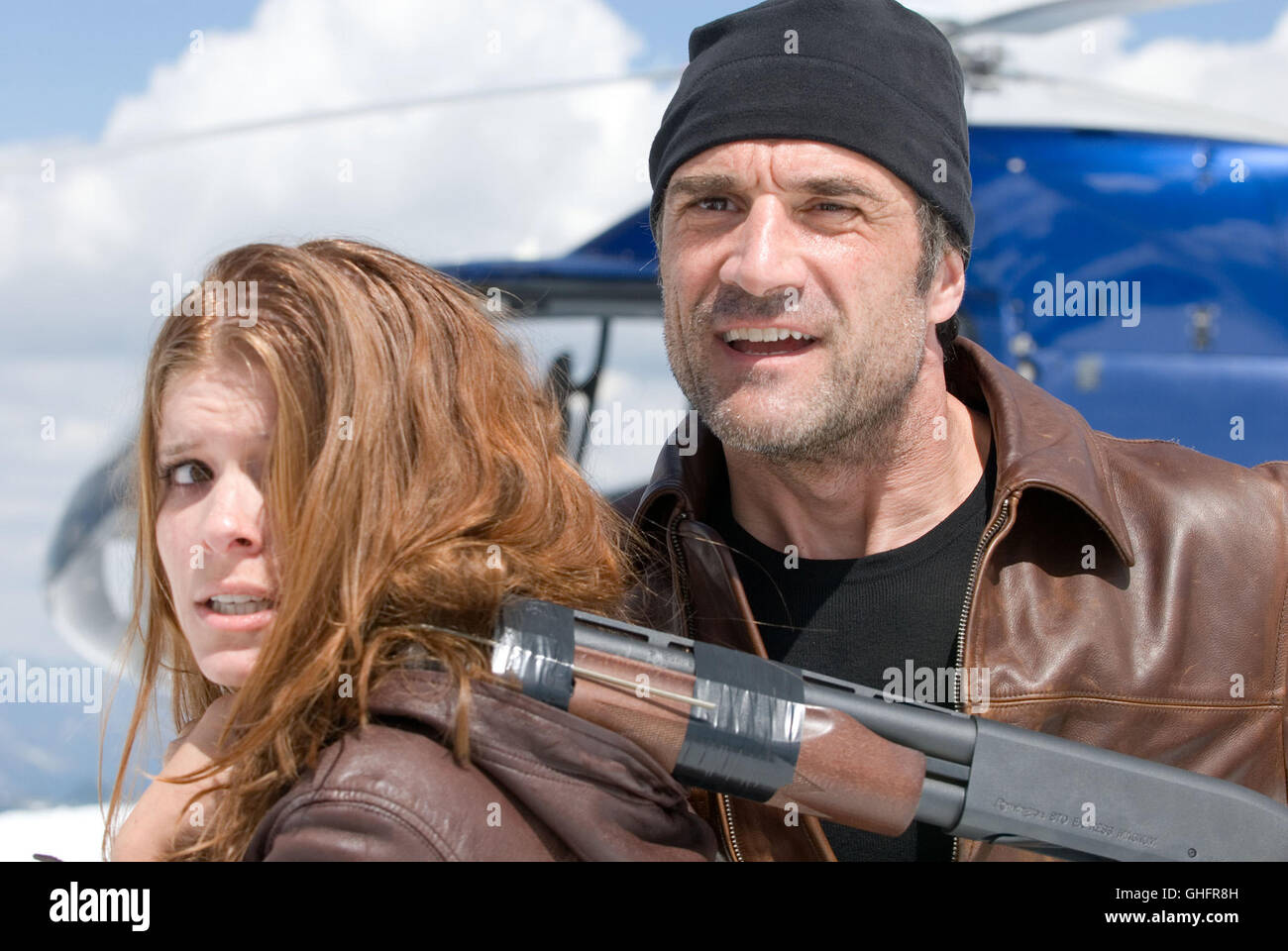 Shooter / Sarah Fenn (KATE MARA) and Jack Payne (ELIAS KOTEAS) Regie ...