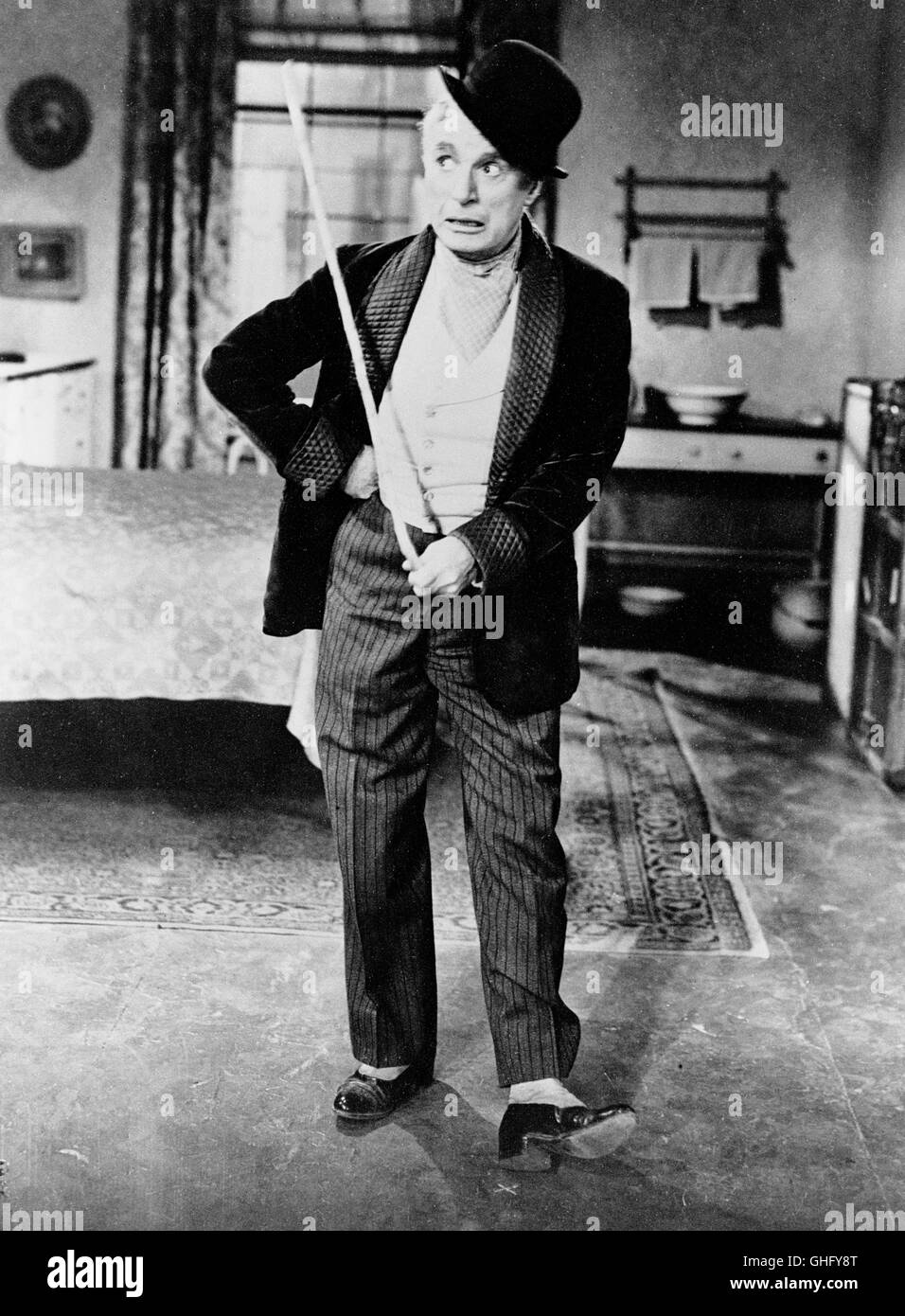 CHARLES CHAPLIN (Calvero) Regie: Charles Chaplin Stock Photo - Alamy