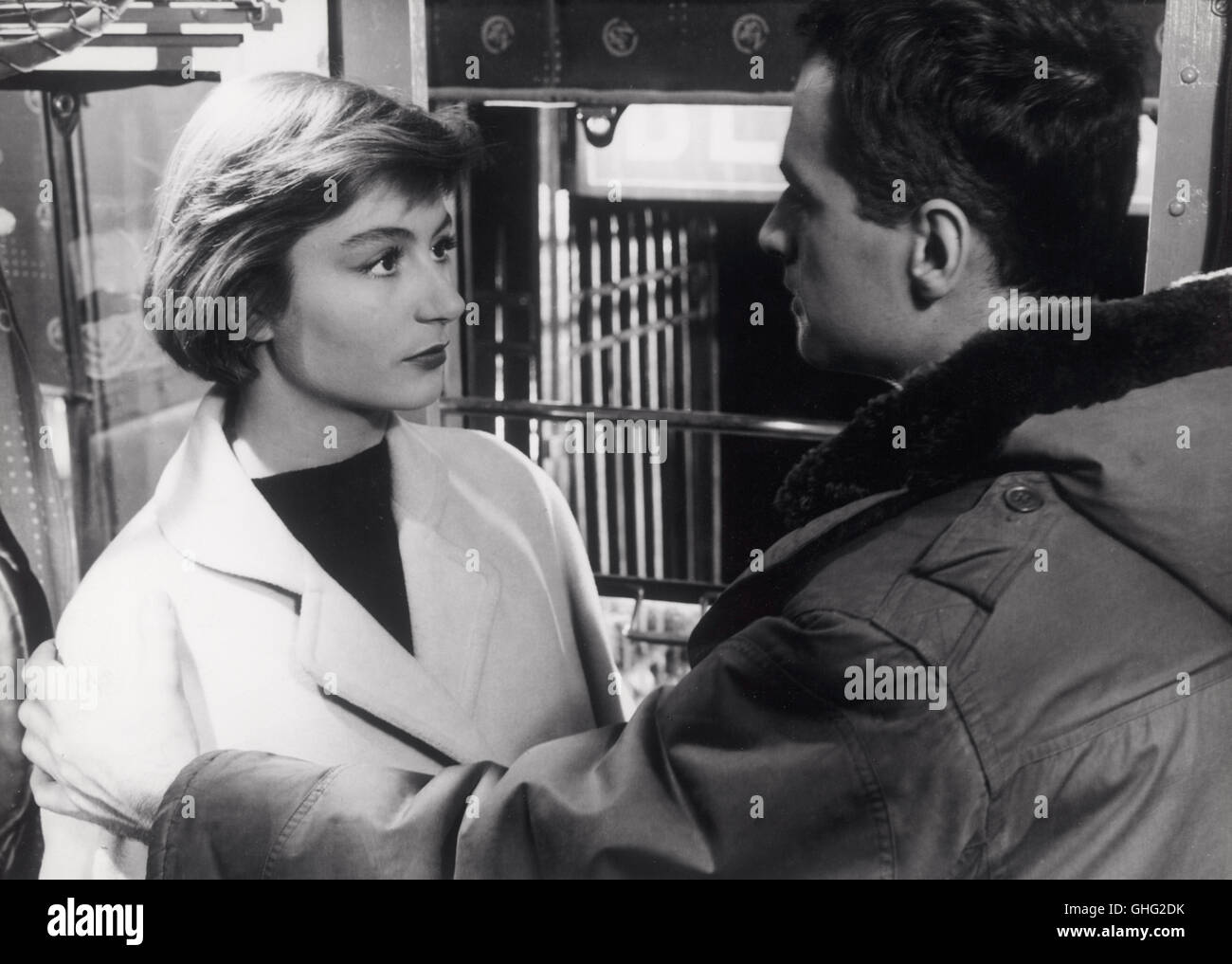 ANOUK AIMEE (Catherine Racan), GIANI ESPOSITO (Pierre Jaeger) Regie ...
